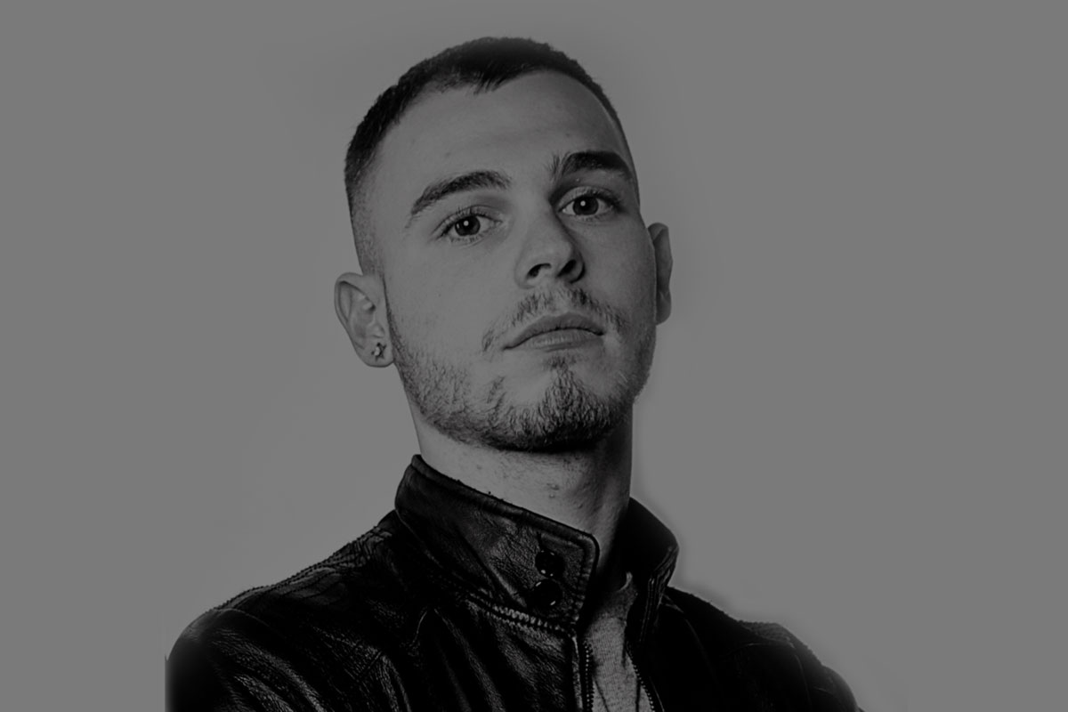 Scopri tutti gli Artisti del Macko Tattoo Shops | Macko™